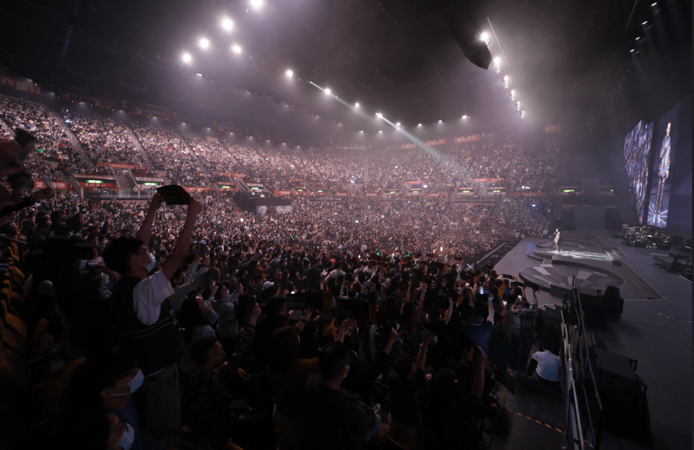 Eason陈奕迅Fear and Dreams演唱会圆满落幕，歌迷奉献惊喜，陈奕迅感恩落泪 - 360娱乐，你开心就好