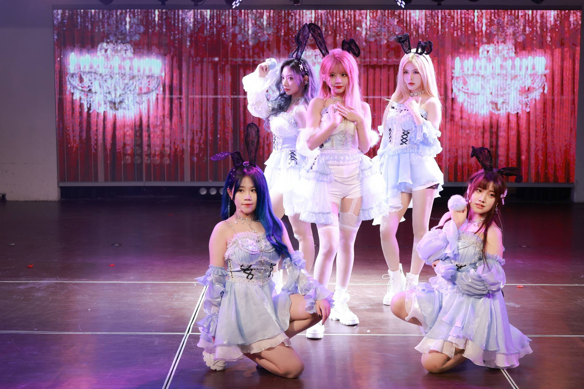 SNH48 TEAM X 焕新公演首秀 沿命运《交X点》开启新航路 - 360娱乐，你开心就好