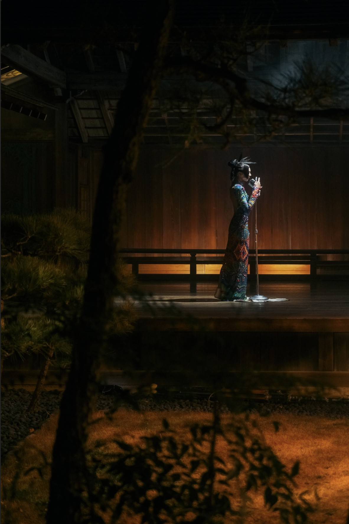 AGA 江海迦新作《MIZU》MV面世 混乱现实乐园中 先爱自己再爱他人 - 360娱乐，你开心就好